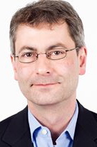 Pascal Hollenstein neuer stellvertretender Chefredaktor bei der «NZZ am Sonntag» - kleinreport.ch