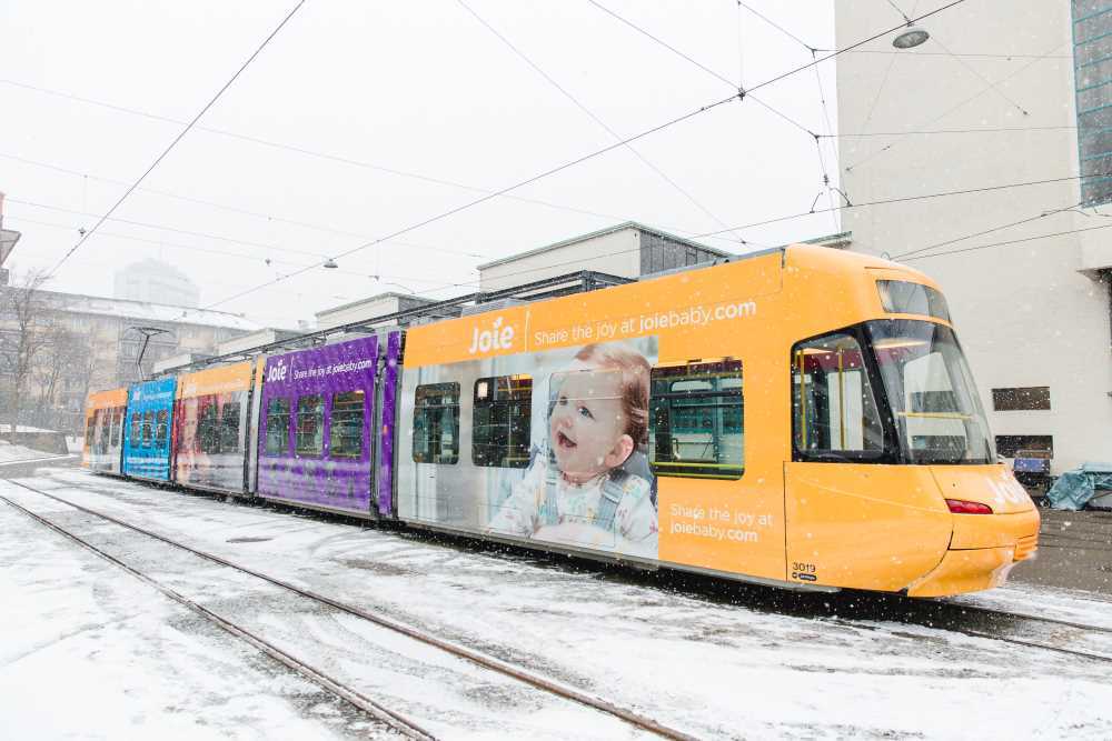 Buntes Baby-Tram zwischen Auzelg und Rehalp - kleinreport.ch